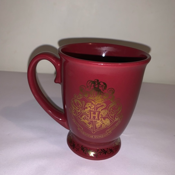 Kitchen | Harry Potter Hogwarts Crest Maroon Gold Pedastal Mug | Poshmark